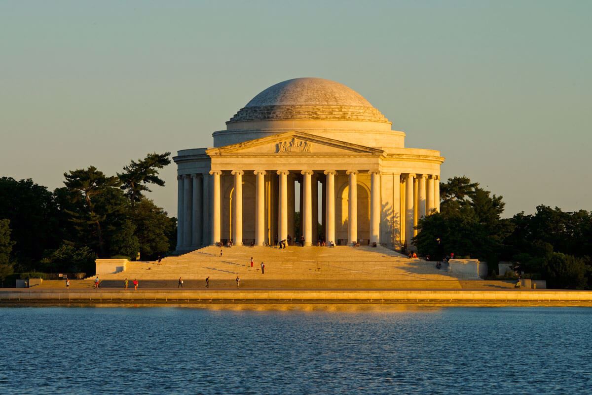 Washington DC Night Tour | Monuments By Moonlight Tours
