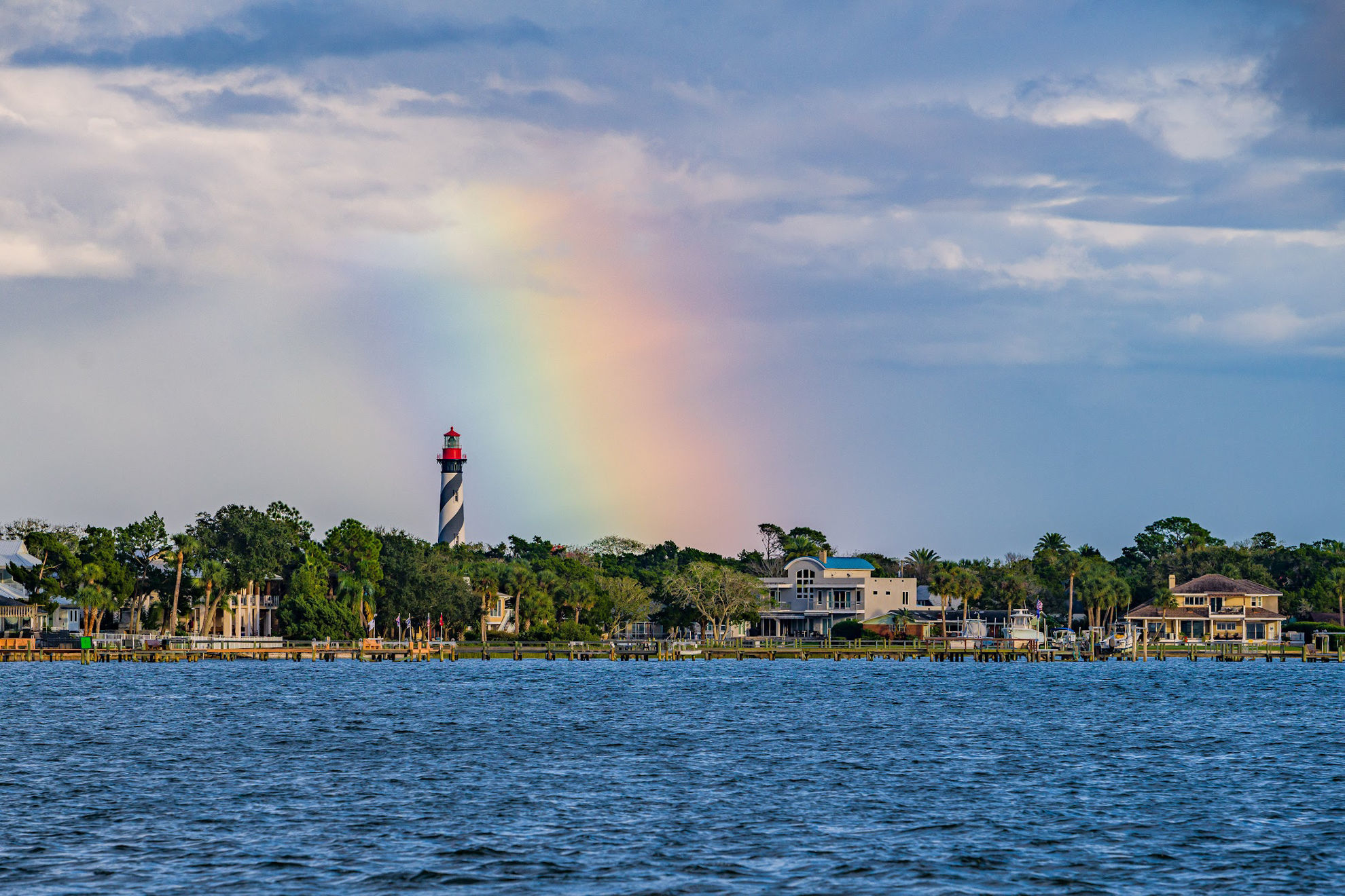 Fury Dolphin Watch and Historical Harbor Tour